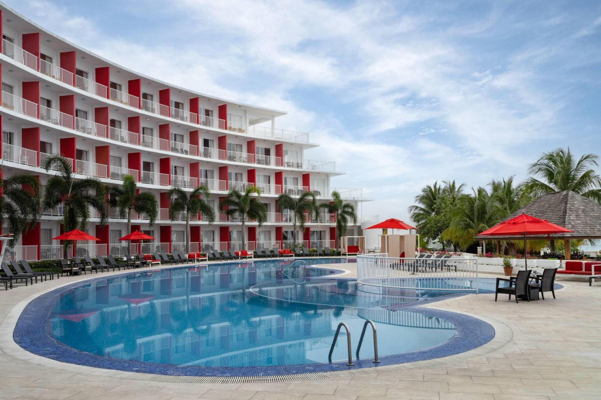 ROYAL DECAMERON CORNWALL BEACH HOTEL 4⋆ ::: MONTEGO BAY, JAMAICA ...